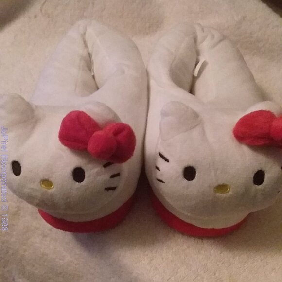 Hello Kitty | Shoes | Hello Kitty All White Puff Kitty Front Bedroom ...